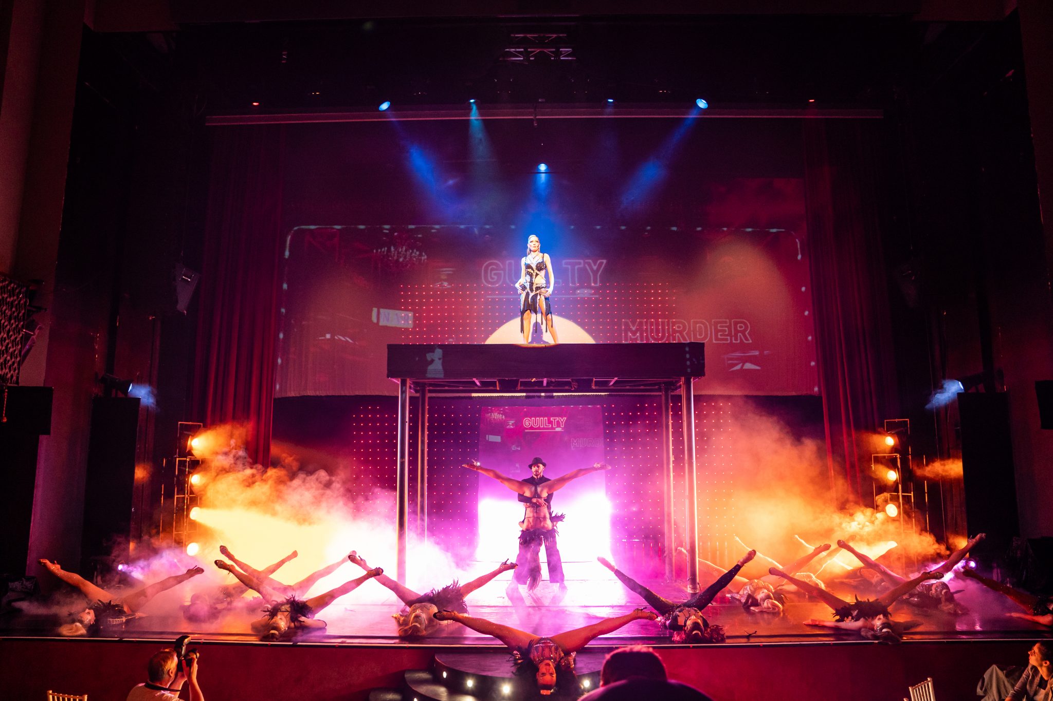 CZECH CABARET SHOW - Theatre Hybernia Prague