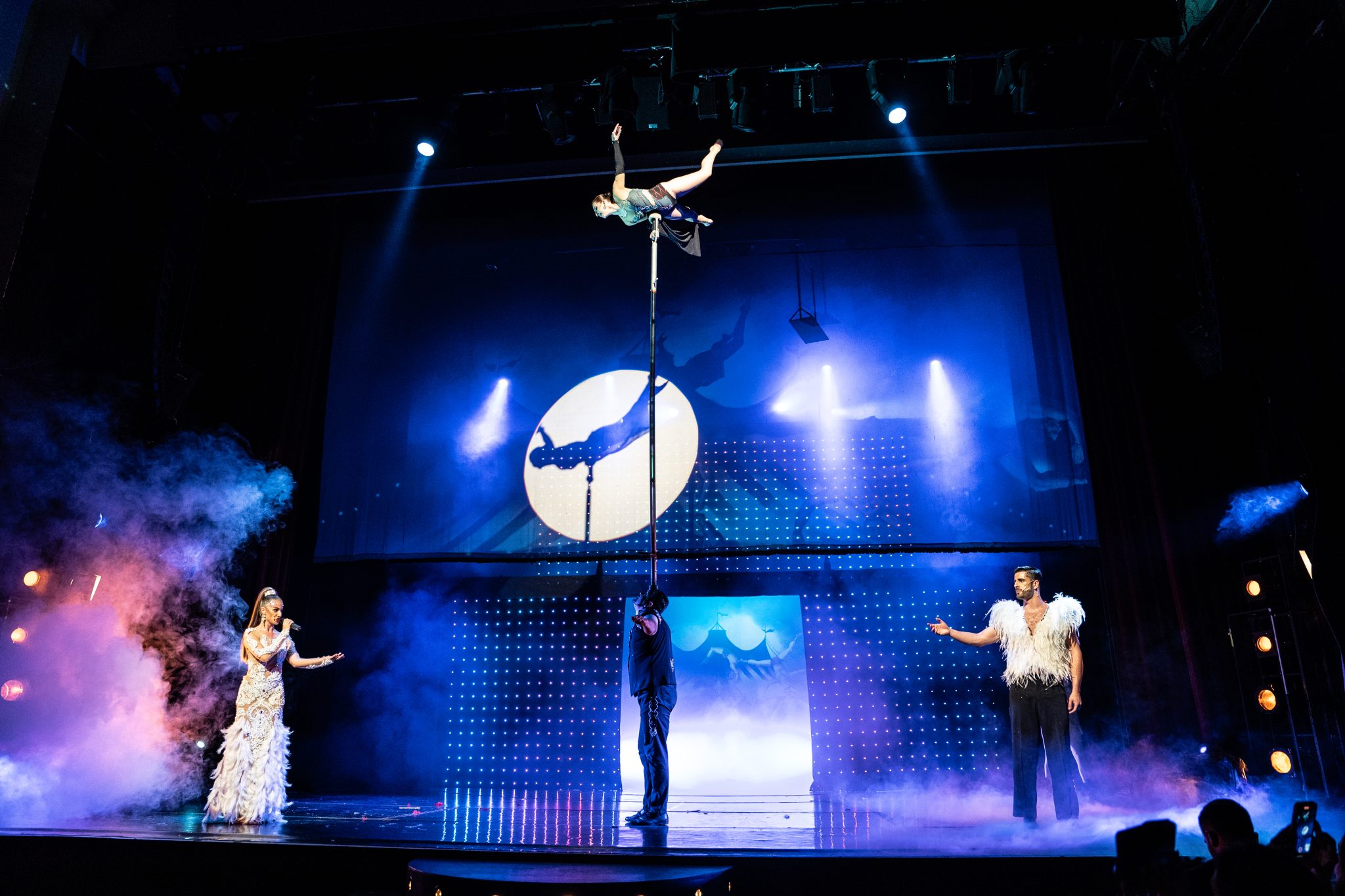 CZECH CABARET SHOW - Theatre Hybernia Prague